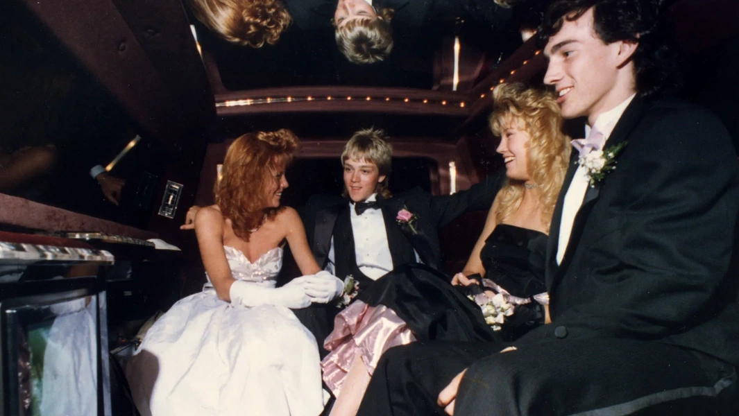 8 unforgettable 1980s prom traditions