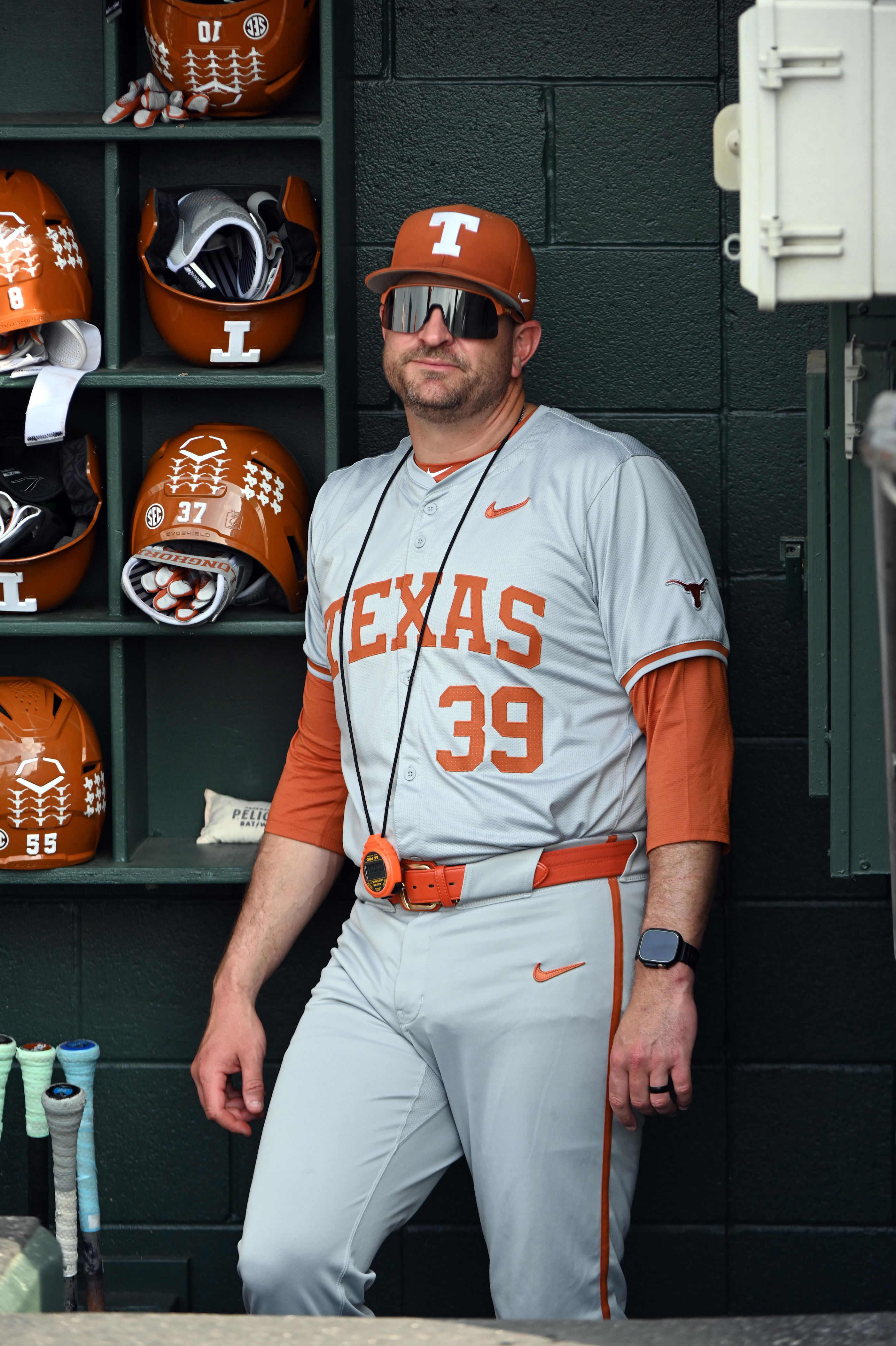 Texas baseball’s Nolan Cain departs Longhorns for Texas A&M position