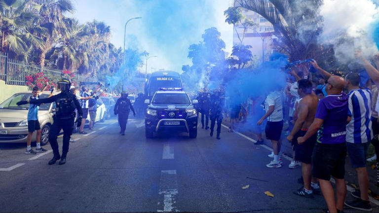 Detenido un ultra del Málaga por entrar al campo pese a tener la ...