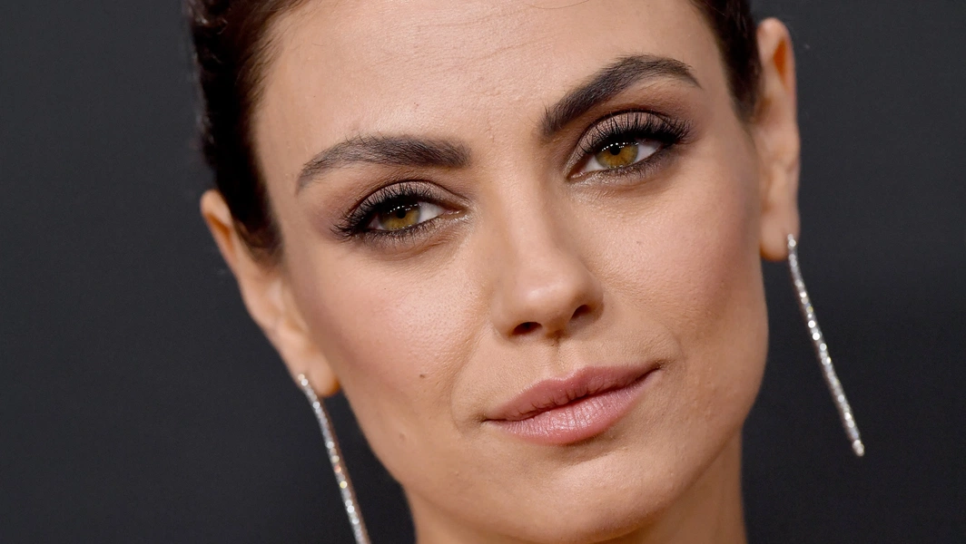 9 makeup looks that enhance hazel eyes