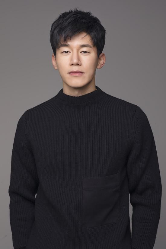 Kim Moo-yul: Aktor Korea yang kembali bersinar lewat serial Netflix ...