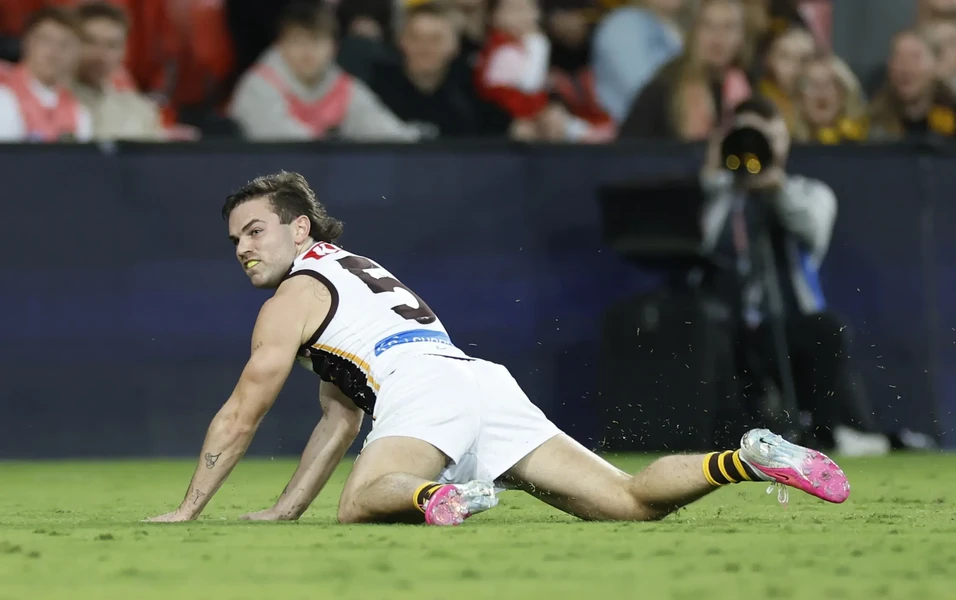 Impey injury clouds Hawks win as Watson eyes history