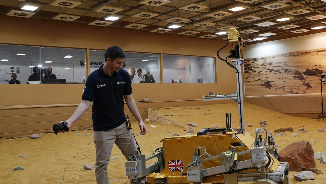 NASA's ERNEST rover sets speed record in desert test