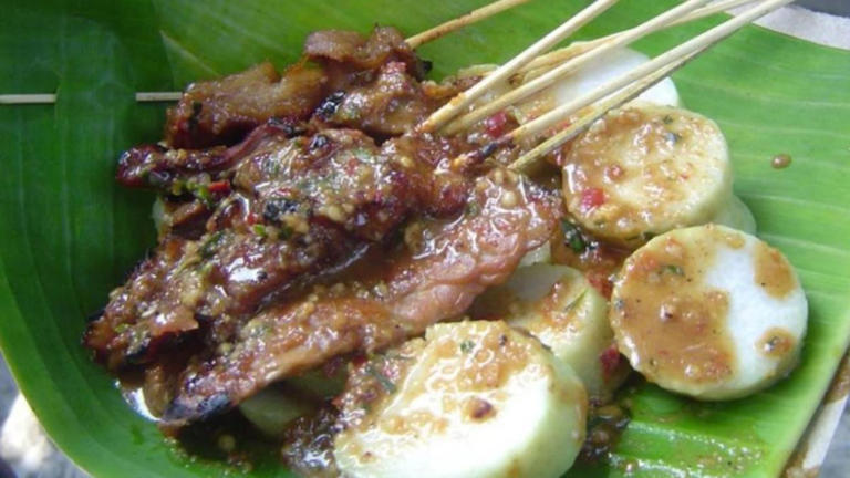 5 Sate Kere di Solo untuk makan malam, Gembus hingga aneka jeroan
