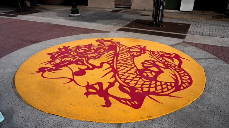 Blessing ceremony held for dragon decal in Chinatown