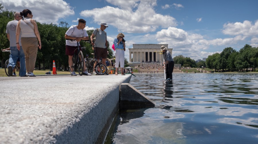 Trump’s Lincoln Memorial Reflecting Pool work comes under scrutiny: 4 ...