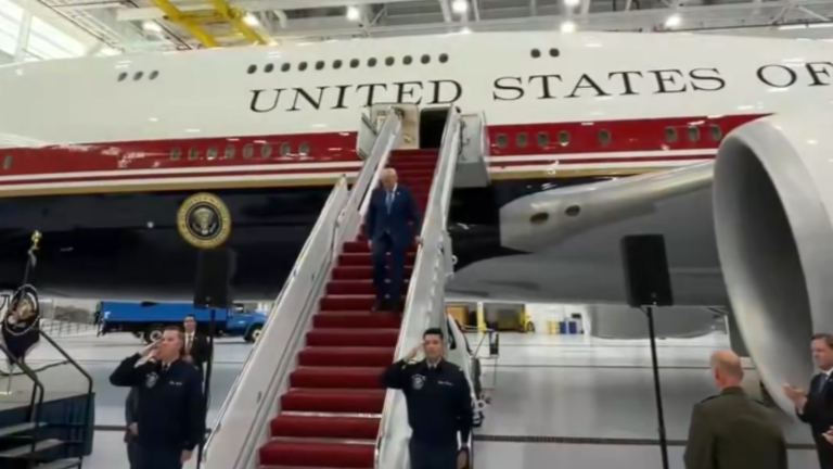 Watch: Qatar's $400 million 'world’s most luxurious plane' joins Trump ...