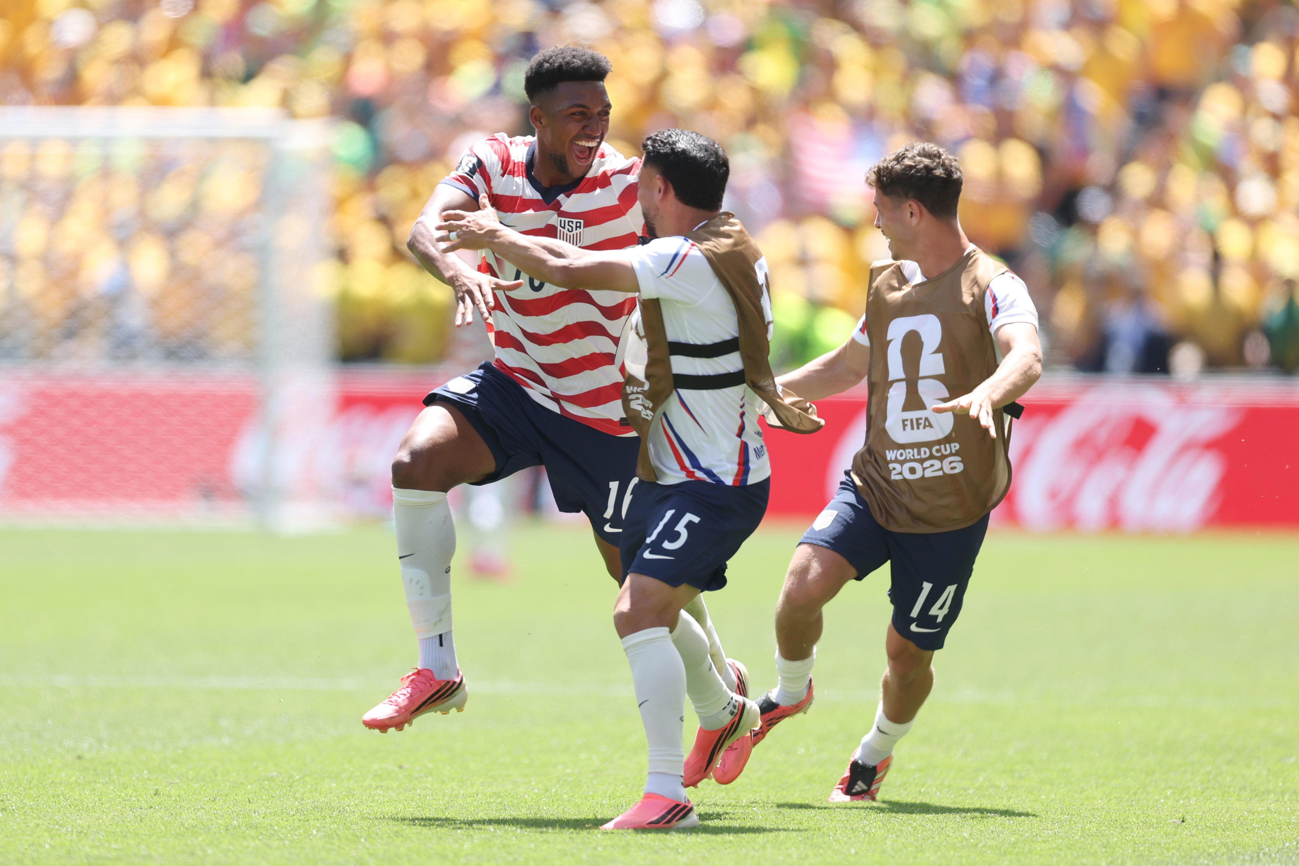 Rising USA World Cup star Alex Freeman gets 'Lambeau Leap' moment like ...