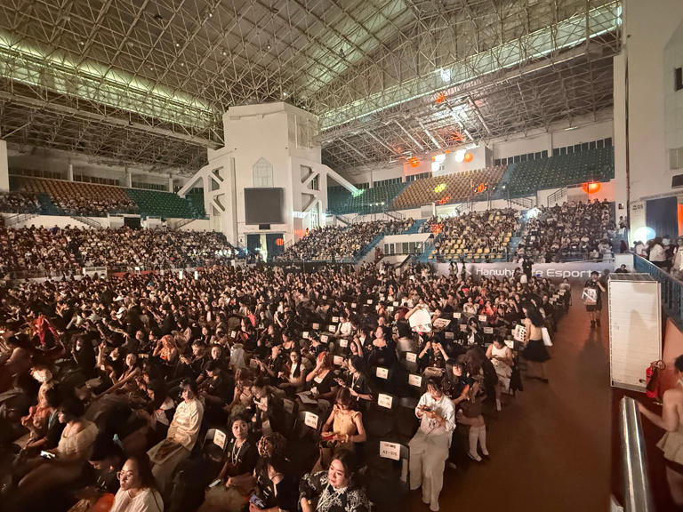 Hanwha Life eSports draws 5,000 fans in Hanoi amid scorching heat