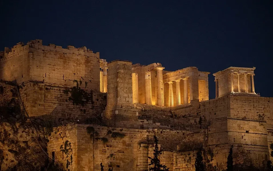 Acropolis tours earn top marks from summer visitors