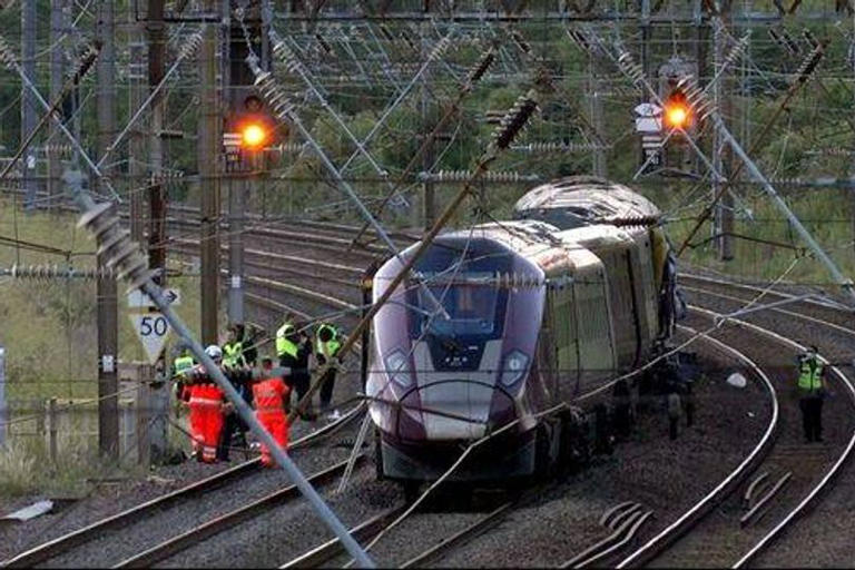 Bedford train passenger says crash felt like being 'in a bomb explosion ...