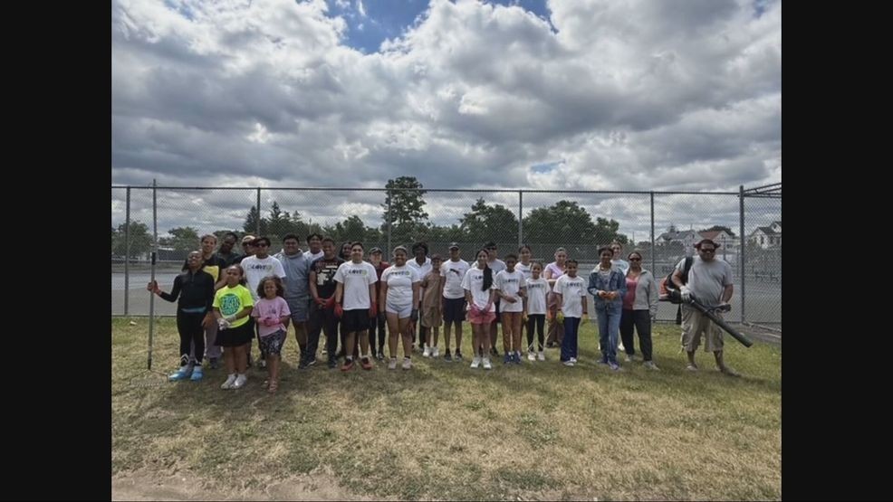 Tennis organization spends Juneteenth cleaning up Schenectady park