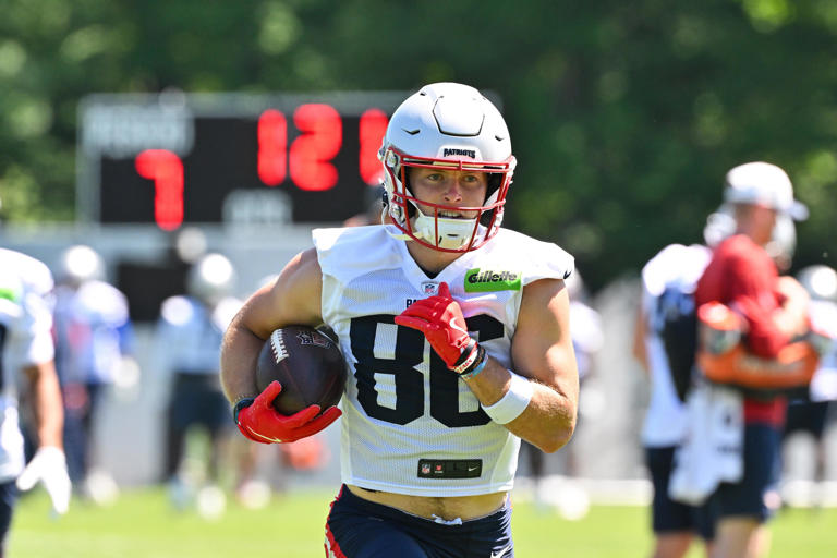 Efton Chism destroys defender on route, forces Mike Vrabel comparison