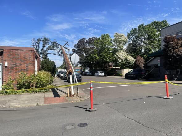 Semi-truck knocks down 7 power poles in Beaverton; 100+ lose electricity