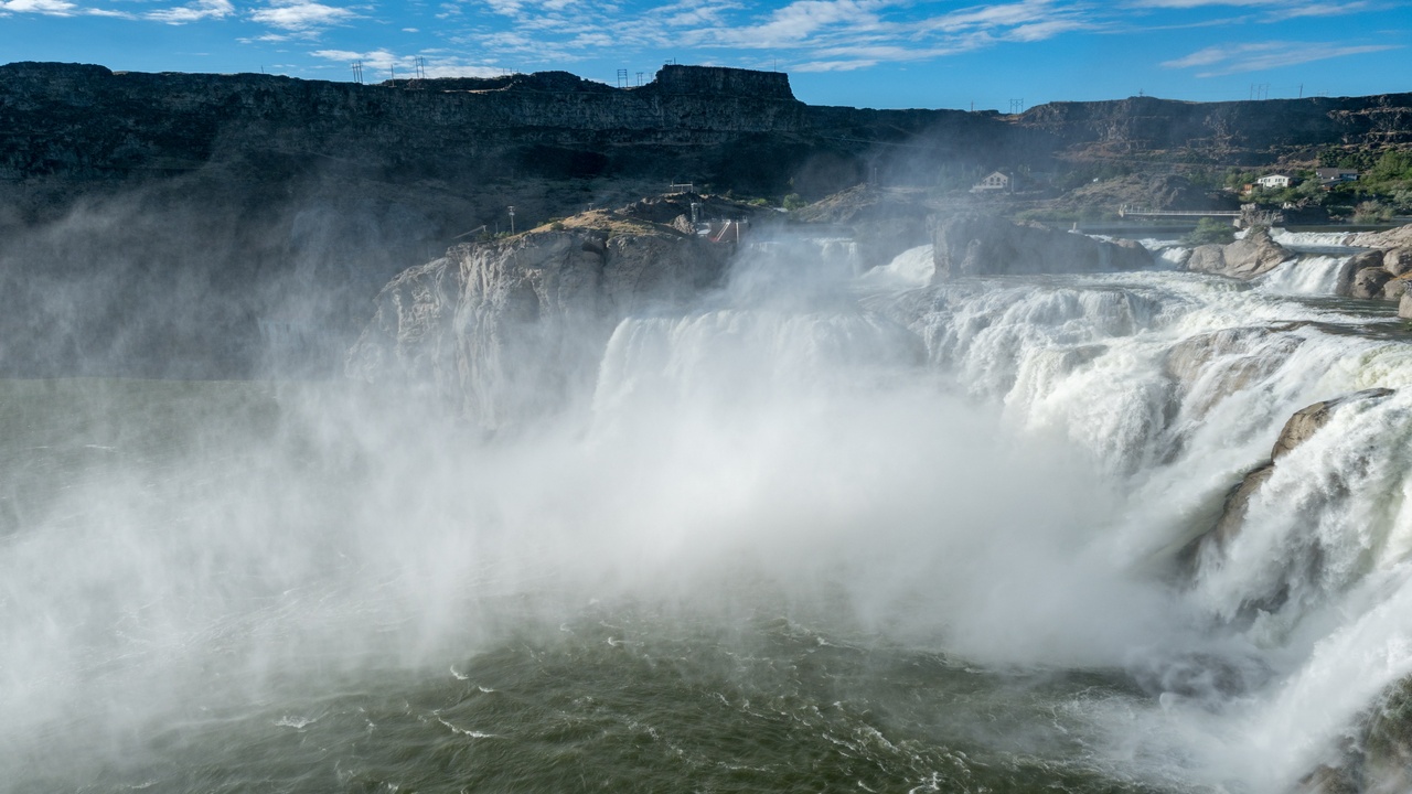 A rocket jump, a 212-foot drop, and zero crowds: This is Twin Falls, Idaho