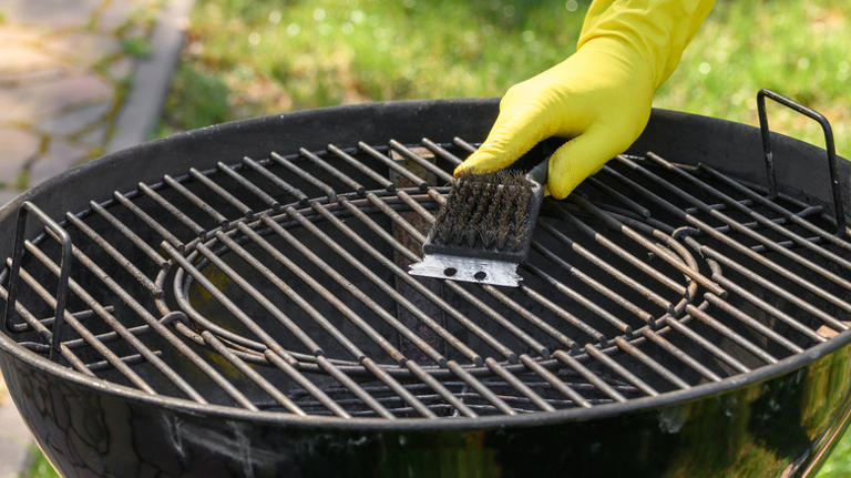 Can you clean the outdoor grill if it's still hot?