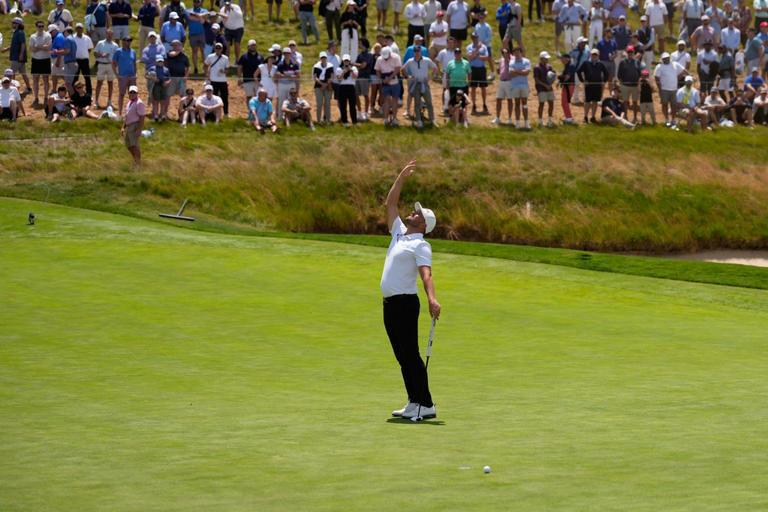 Wyndham Clark builds 4-shot lead at US Open with lowest 36-hole score ...