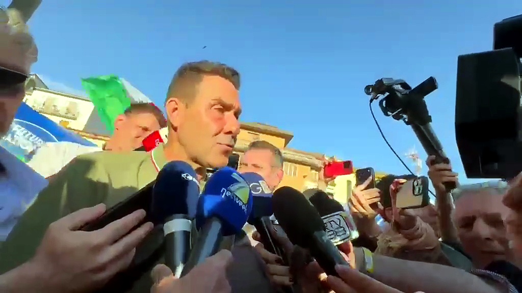 Firenze, le parole del generale Vannacci: "Sgomberare il Cpa, quel ...