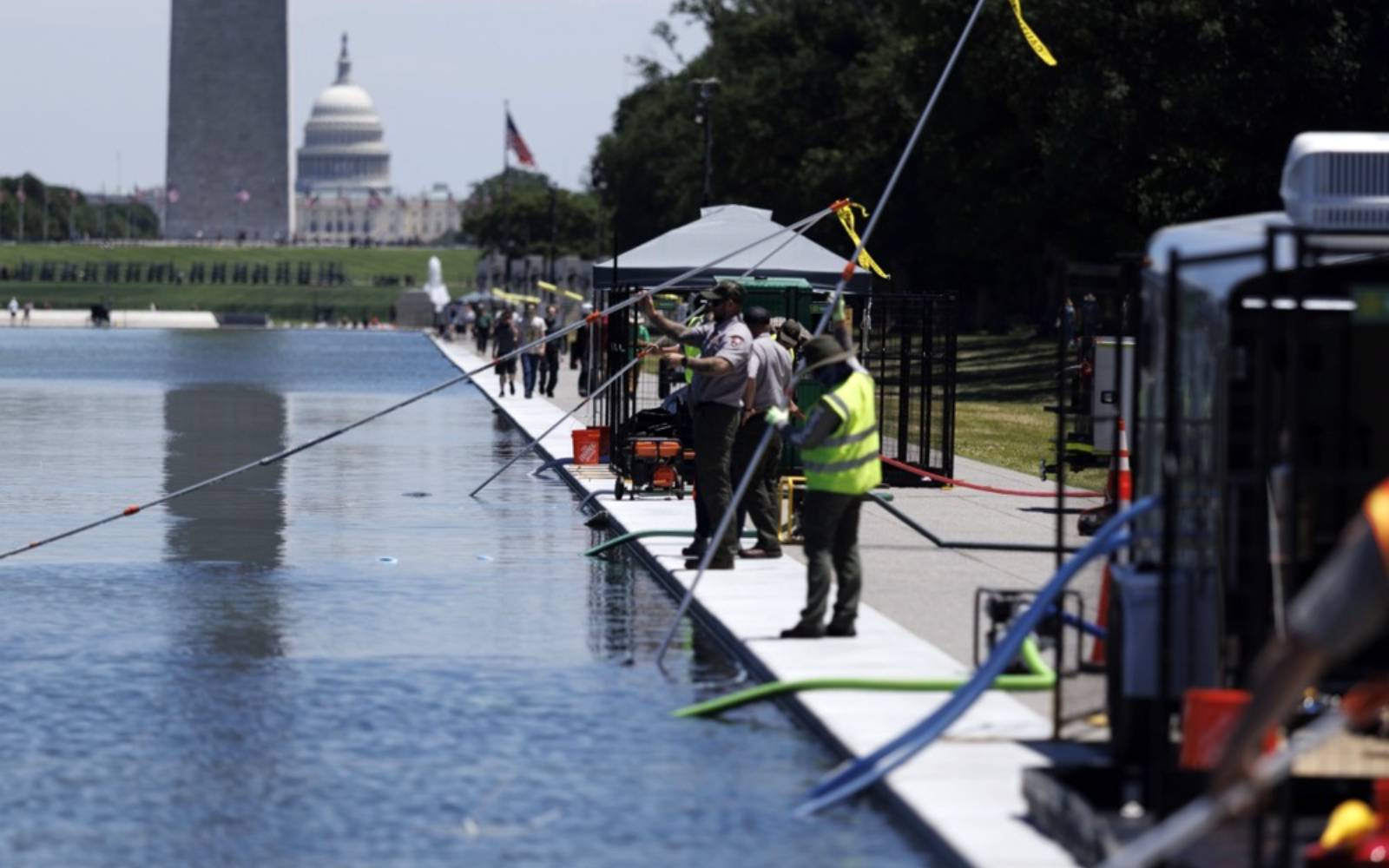 Peeling paint adds to woes of Trump’s pool project