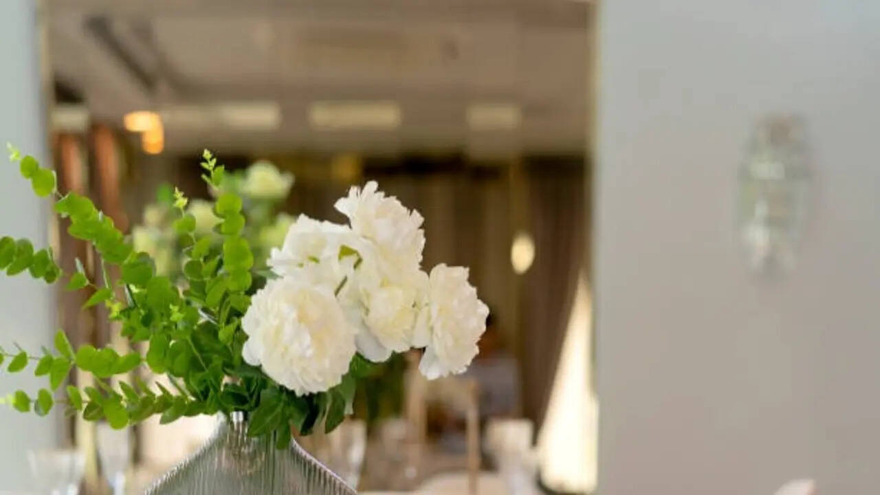 8 artificial flower home decor ideas for a beautiful interior