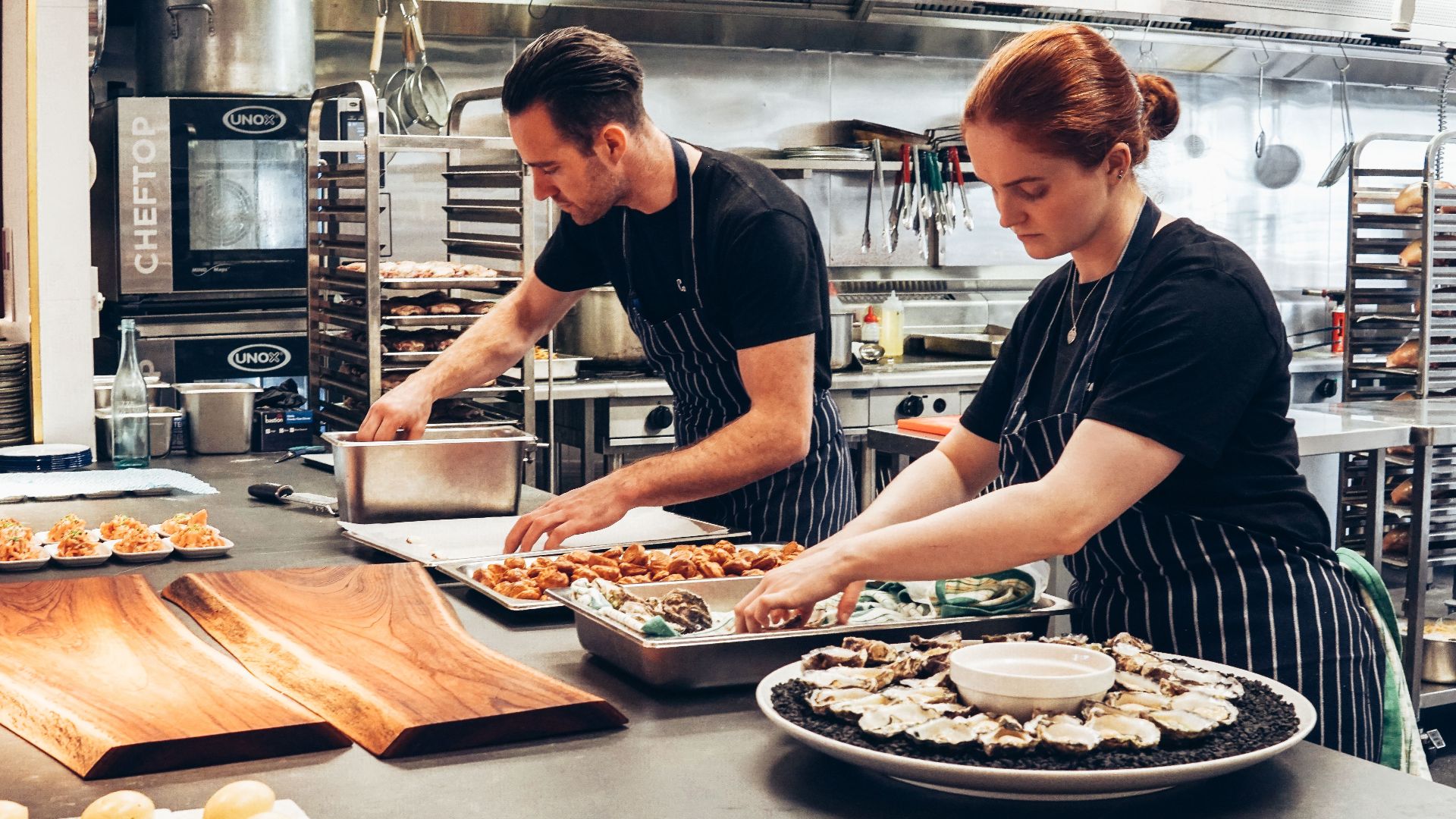 20 things that make restaurant life so desirable