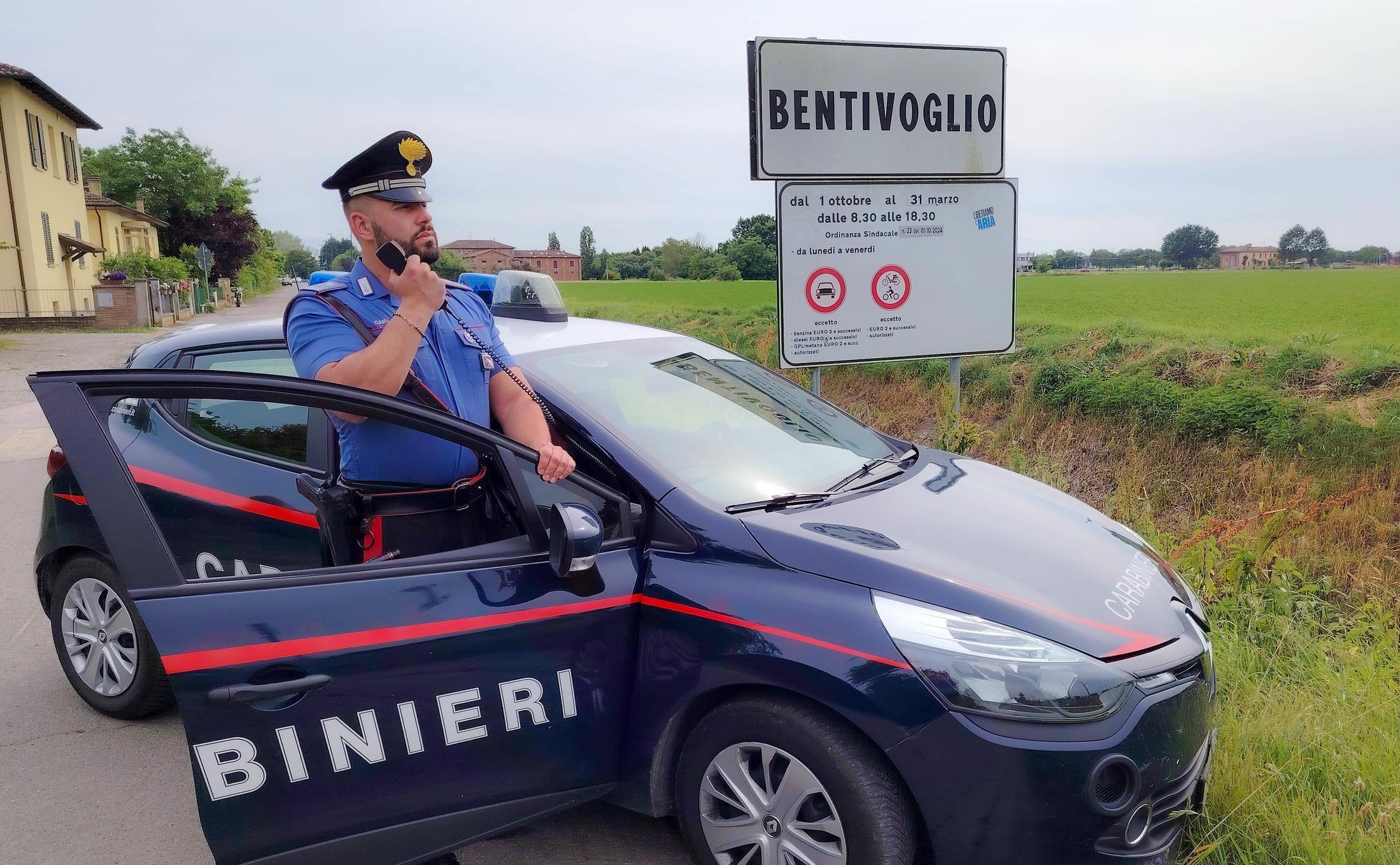 Capi di lusso rubati per rivenderli. Yoox, arrestate due lavoratrici