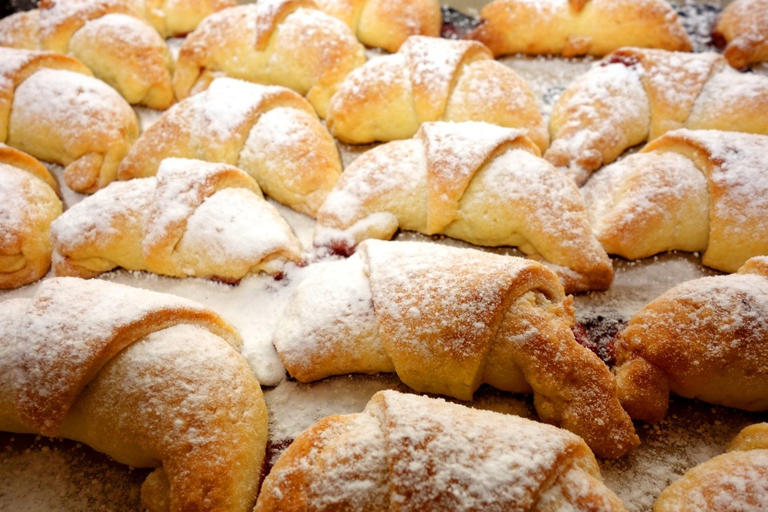 Budyniowe rogaliki lepsze niż z cukierni. W środku zawijam sezonowe ...