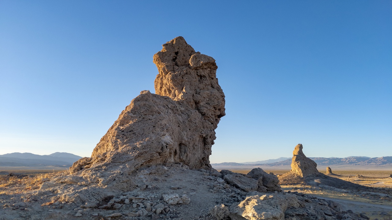 The Mojave Desert is hiding 500 rock spires on a cracked lakebed near ...