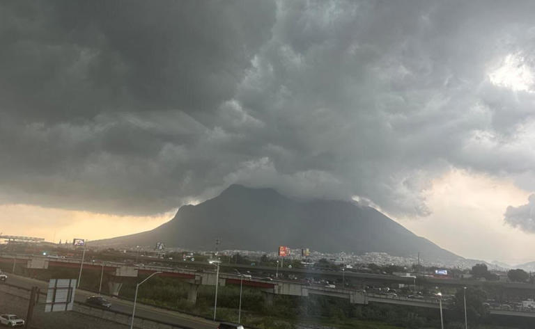 Cierran temporalmente el Fan Fest de Monterrey por tormenta y fuertes ...