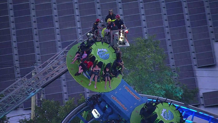 15 children, 1 adult rescued after ride gets stuck at Adventureland ...