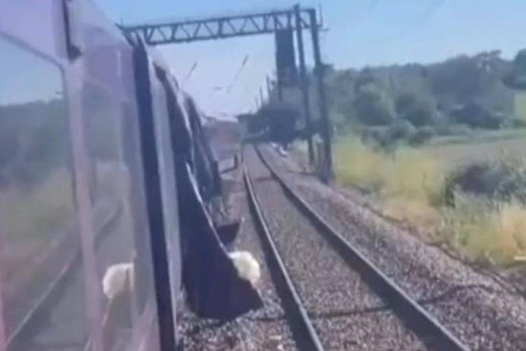 Bedford train passenger says crash felt like being 'in a bomb explosion ...