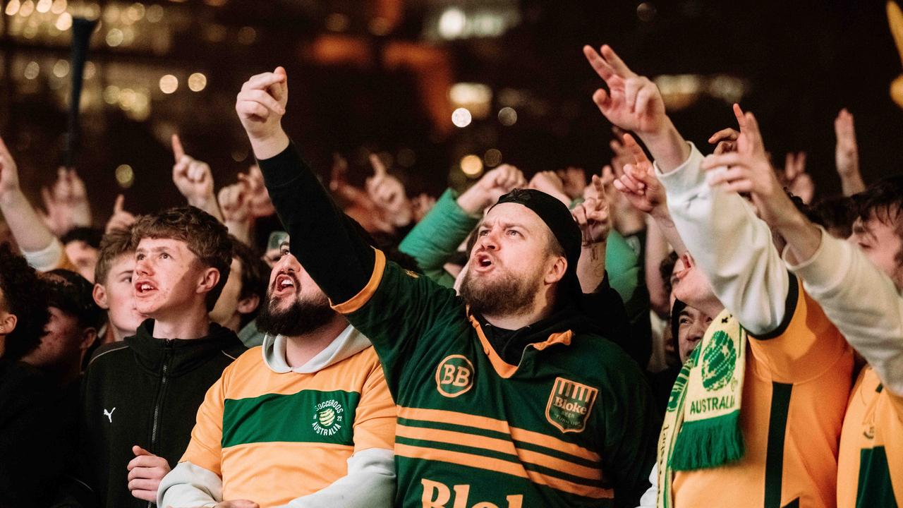 Chaos as US anthem booed at Fed Square