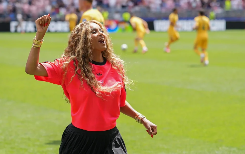Star power shines at Lumen Field for USMNT clash