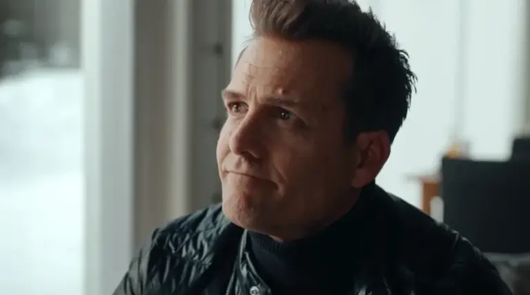 Mercedes sent Harvey Specter from Suits to drive its Mercedes-AMG GT 4 ...