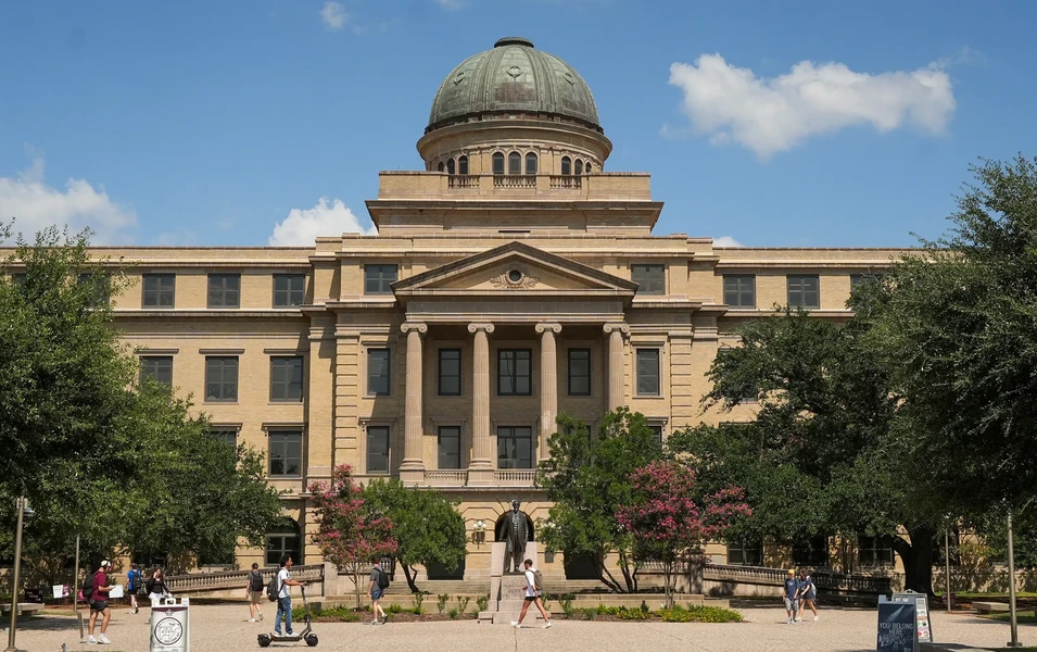 Texas A&M hires Nolan Cain, dealing blow to Texas