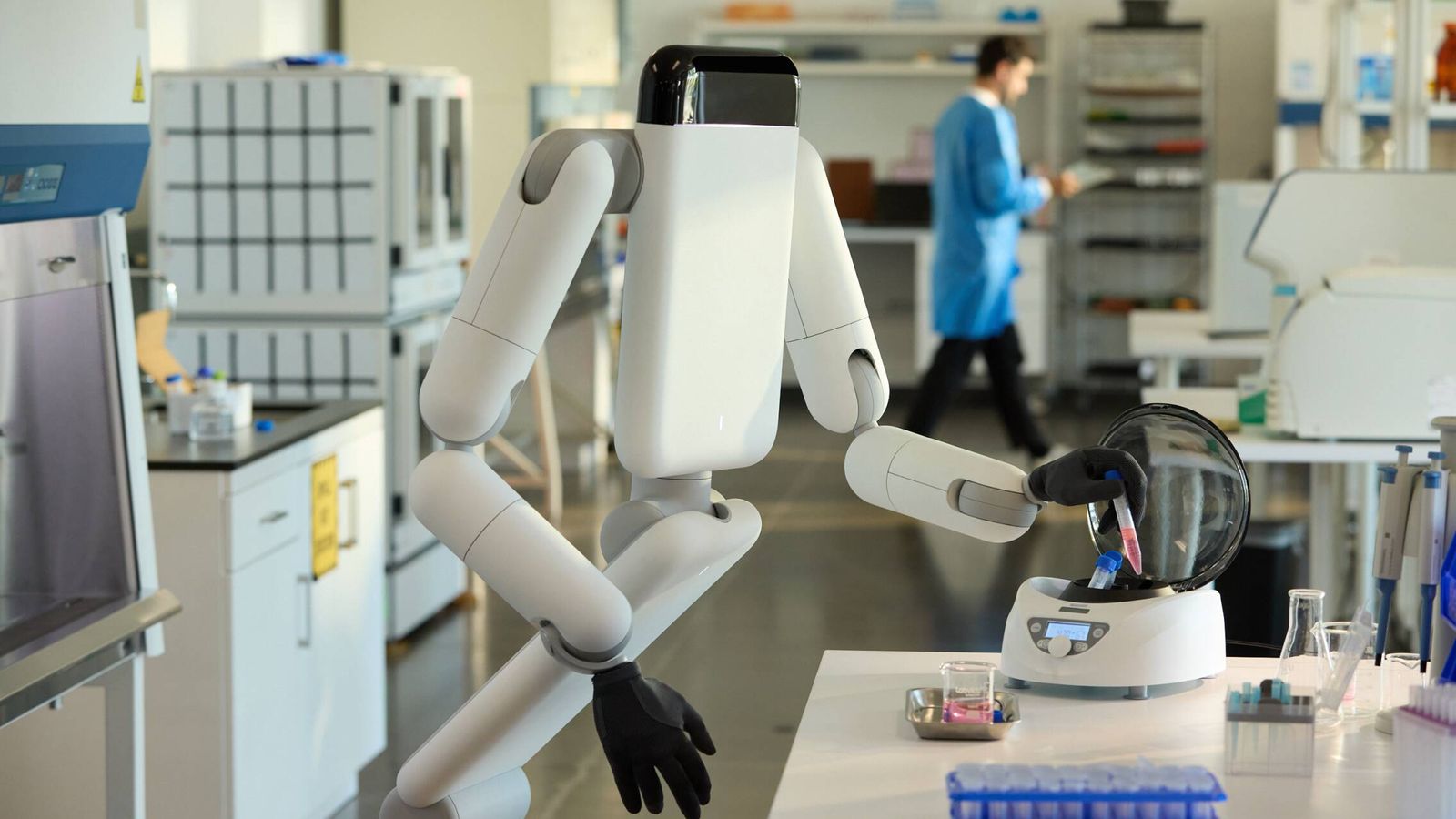El extraño robot que quiere neutralizar al humanoide chino con un ...