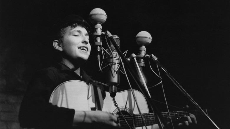 5 songs that take boomers back to summer camp