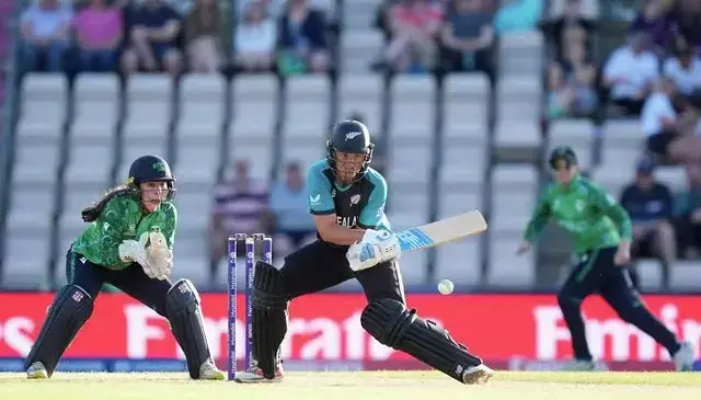 Amelia Kerr stars as New Zealand edge Ireland to keep World Cup defence ...