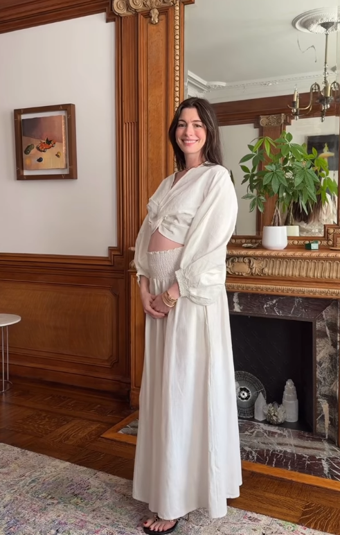 43-year-old Anne Hathaway to become a mother of three… reveals her baby ...