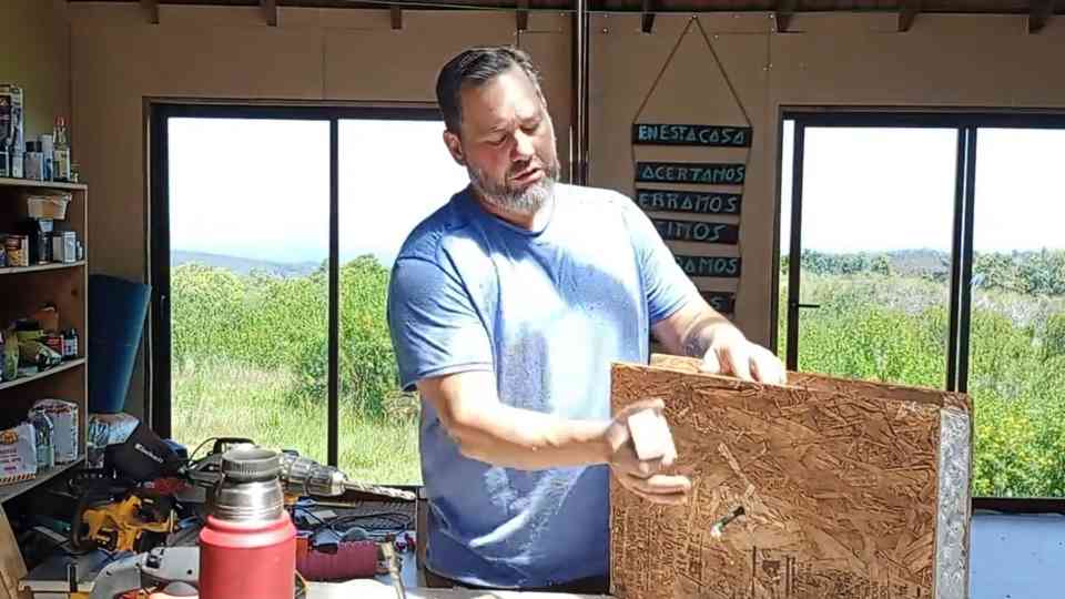 Casa con paneles SIP instalación de luz y agua paso a paso