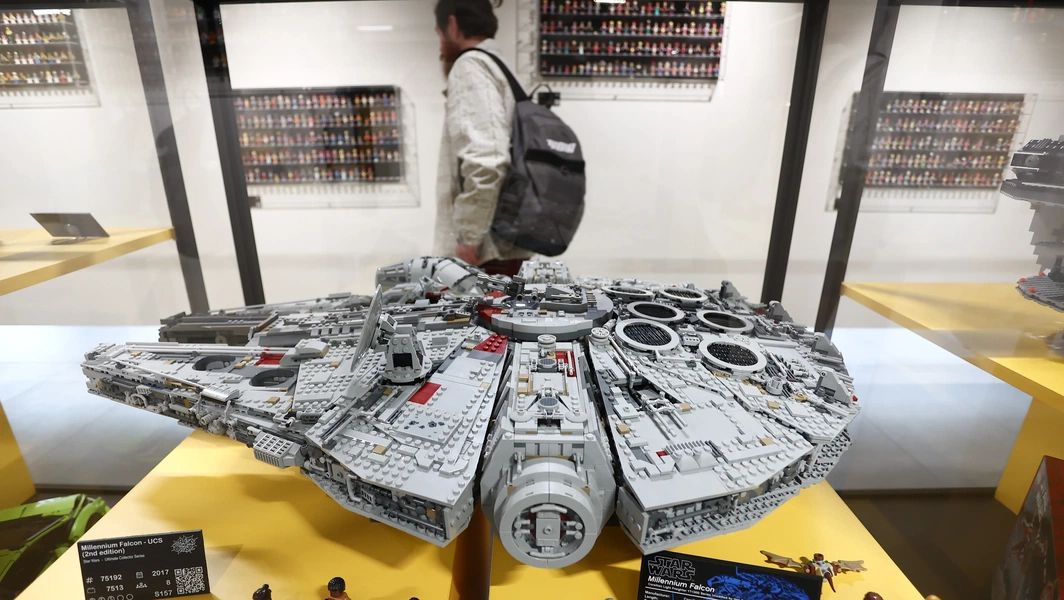 4 most and least expensive Star Wars LEGO sets