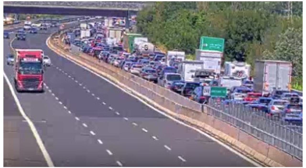 Incidente mortale in A14 all'altezza di Numana: scoppia il pneumatico e ...