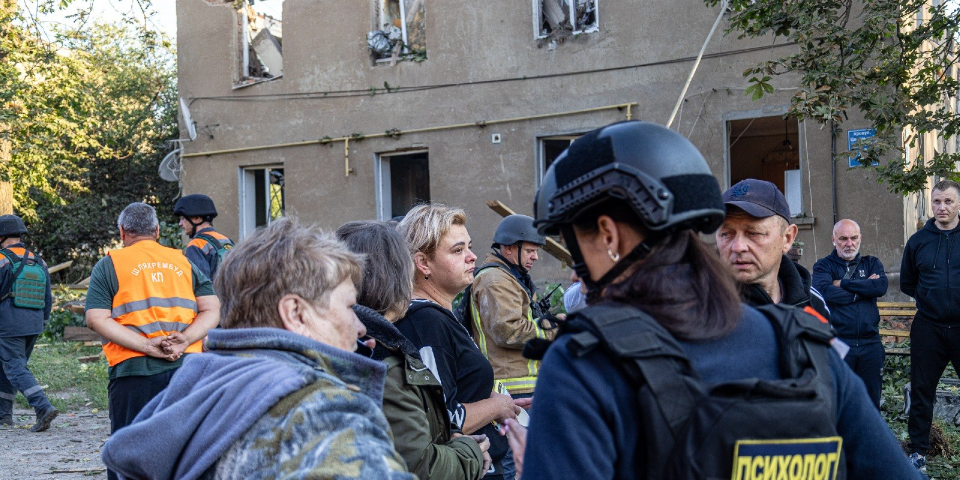 Russian bomb hits Kharkiv building, injures nine