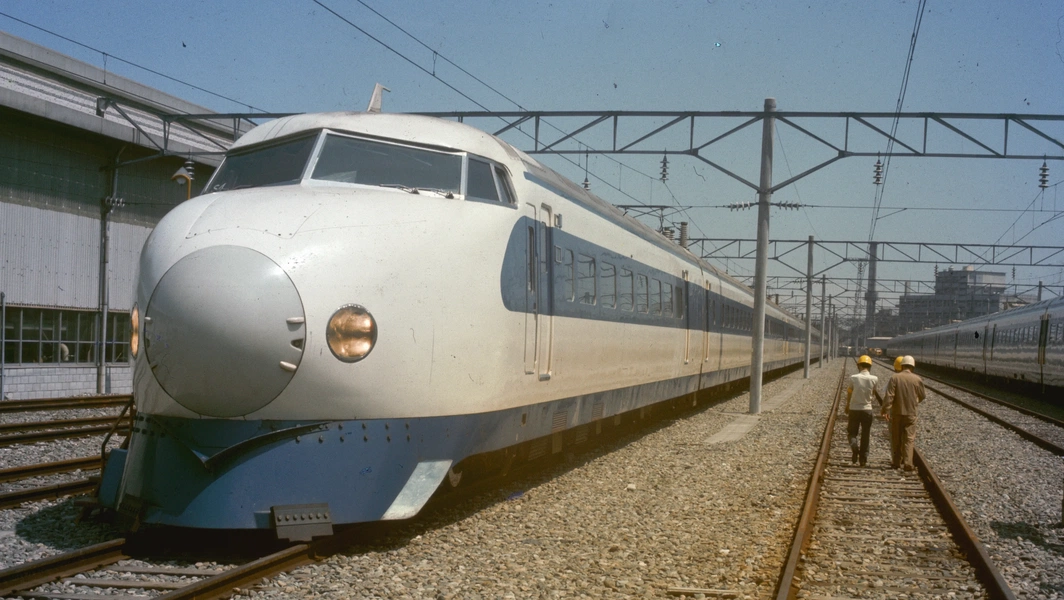 10 high-speed rail journeys around the world