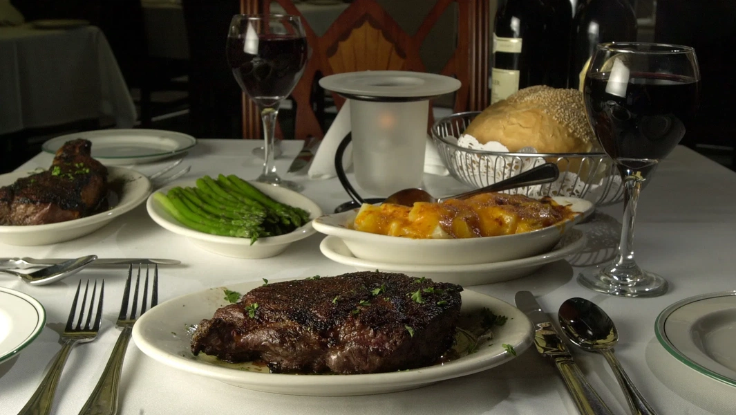 14 indulgent steakhouse sides and salads