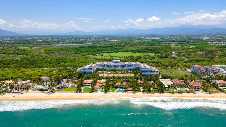 These 15 all-inclusive resorts actually fit big families