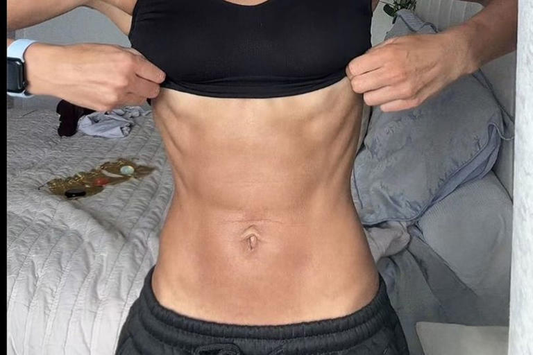 Woman's break-up sparks incredible 'revenge body' transformation – now ...