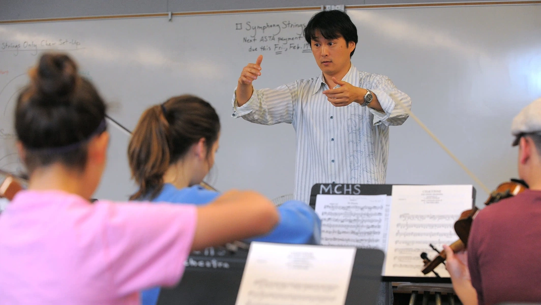 14 college majors with challenging career outlooks