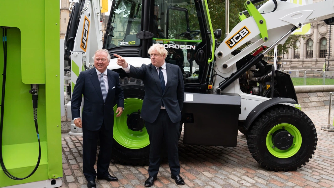JCB Hydromax hits 177mph in UK hydrogen speed test