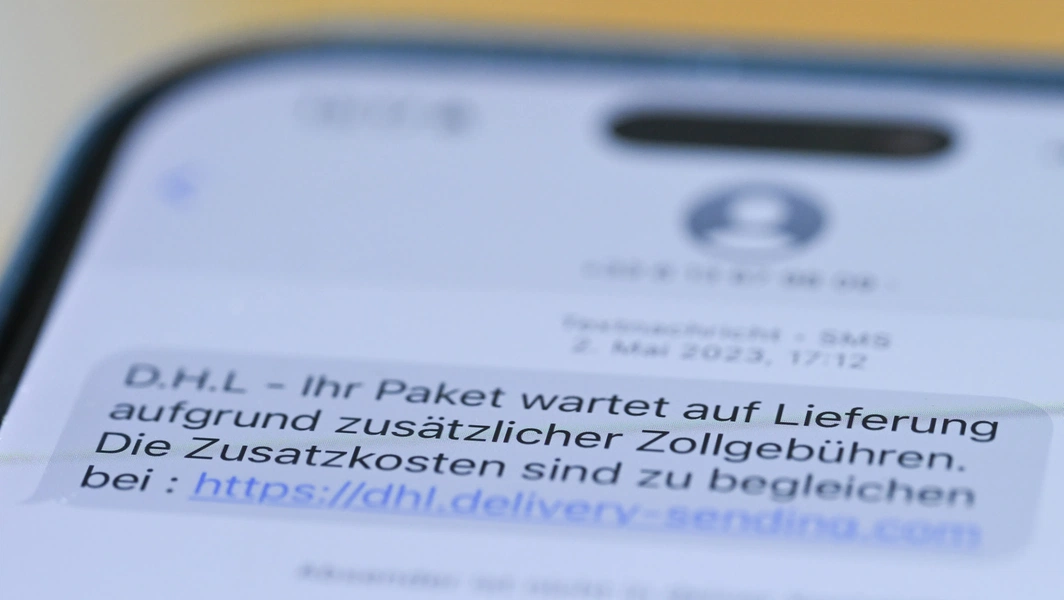13 common text message scams to avoid